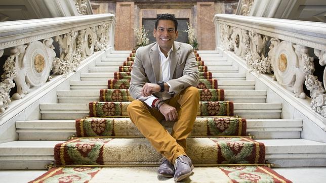 Ismael Cala, el rey latino de la CNN: «Los políticos son más divas que ...