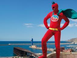 «Tomatoman»: un superhéroe con mucho tomate