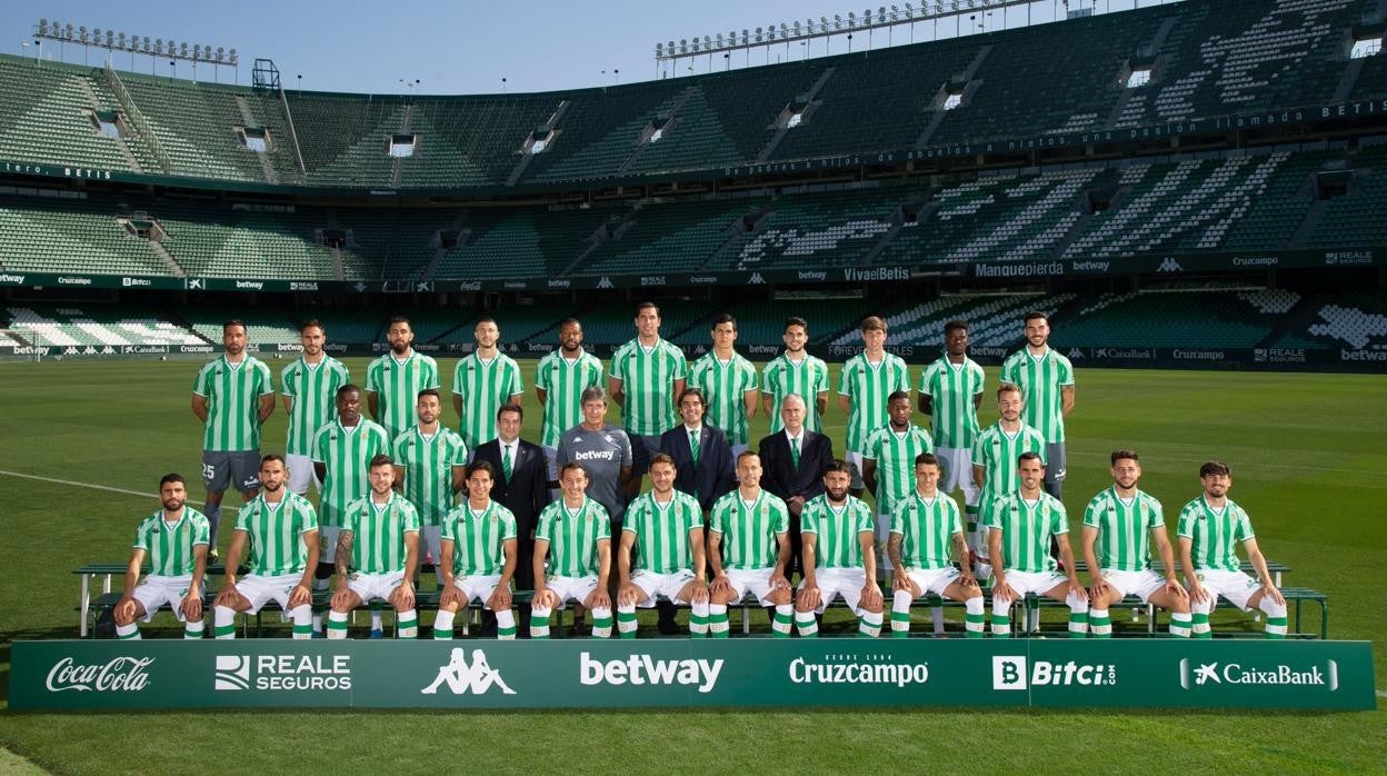 La foto oficial del Betis 2020-21