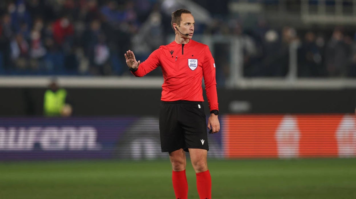 El serbio Jovanovic, árbitro del Betis - Manchester United