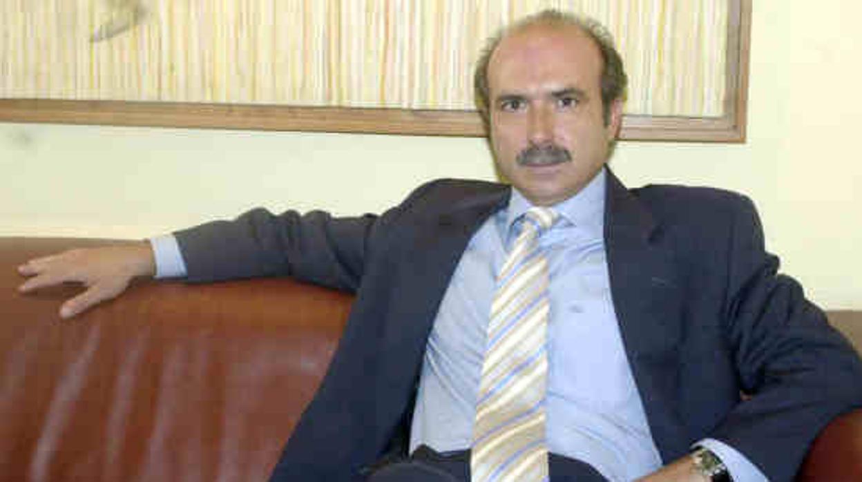 Muere a los 61 años José Antonio Frías, exdirector del diario «Sur»