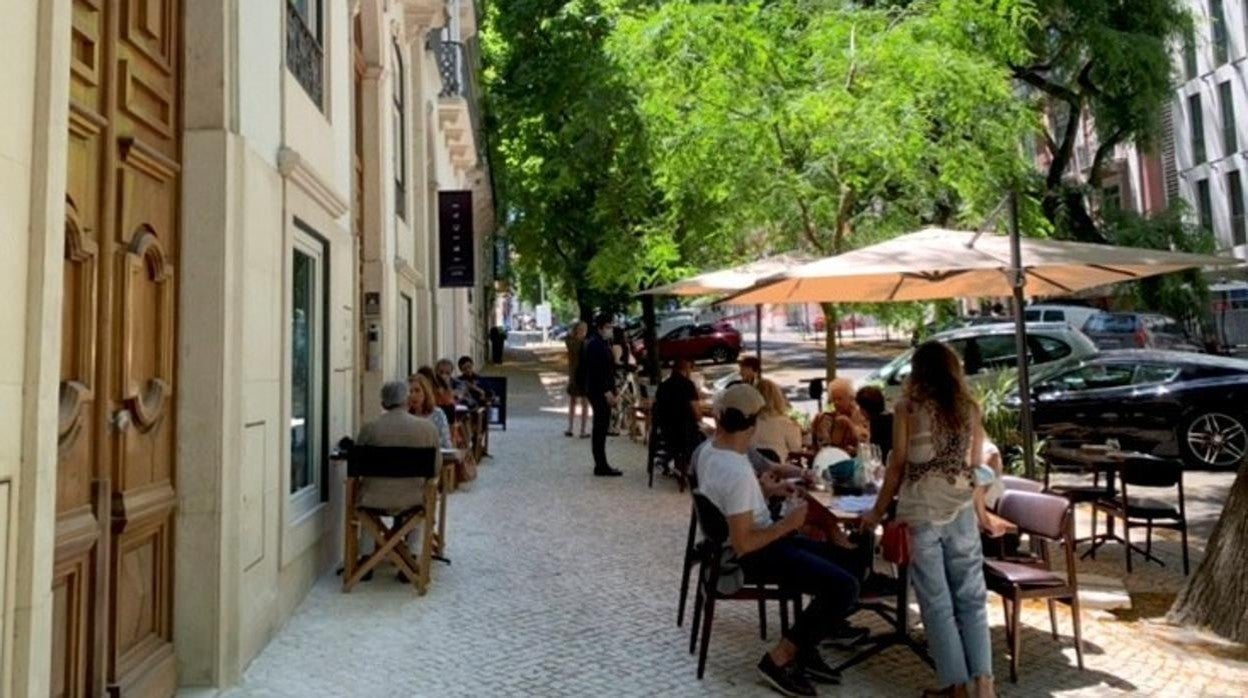 Pasaporte covid o PCR negativa para comer y dormir en Portugal el fin ...