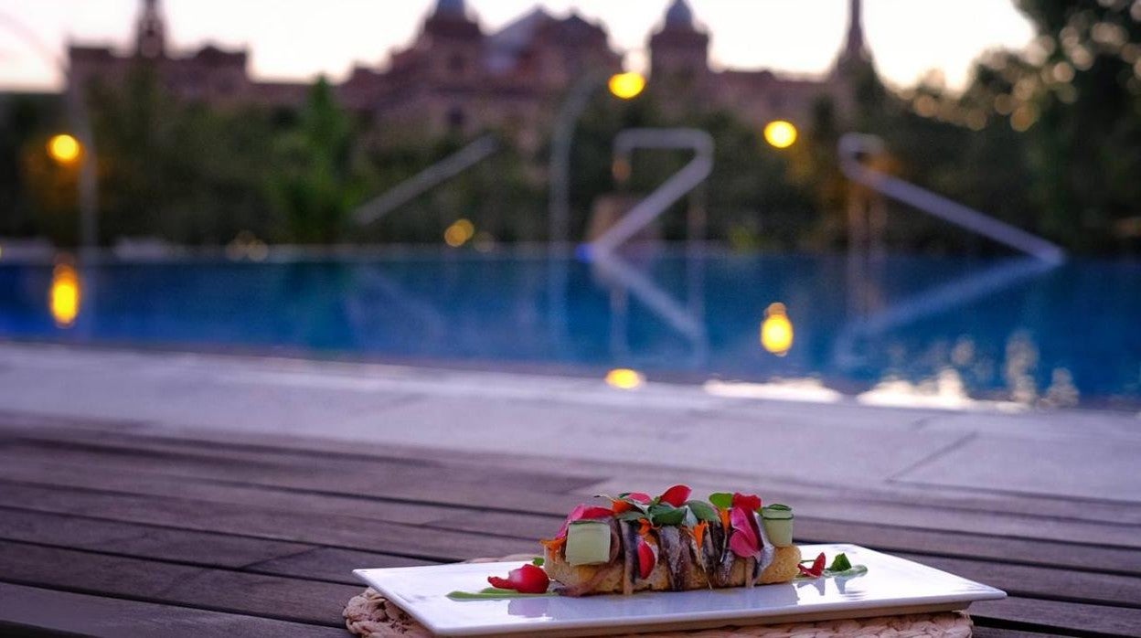 La terraza del restaurante Quimera estrena la temporada con nueva carta