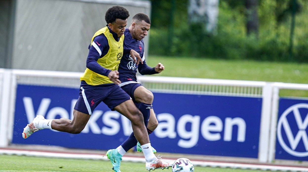 La obsesión del Arsenal por fichar «un líder nato» como Koundé para su zaga