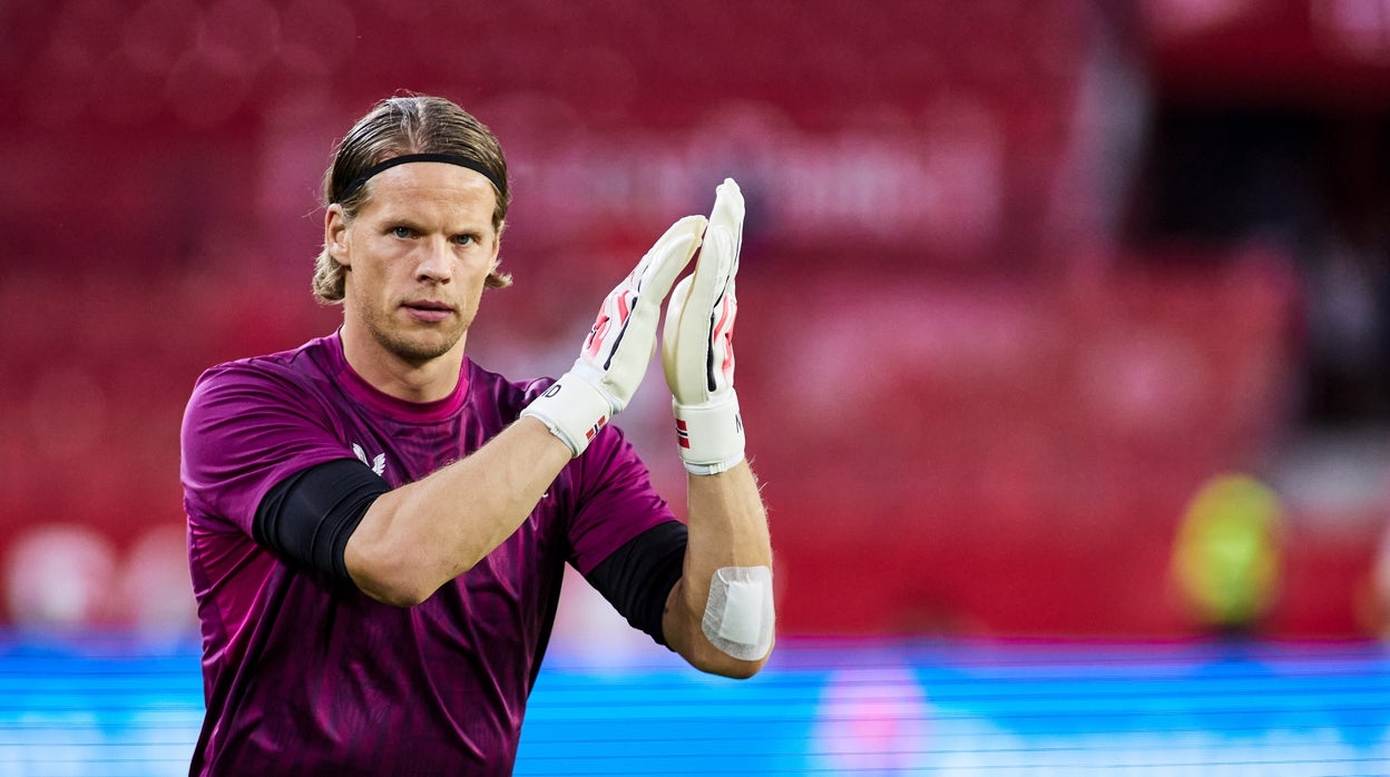 Noruega vuelve a elegir a Nyland para su portería