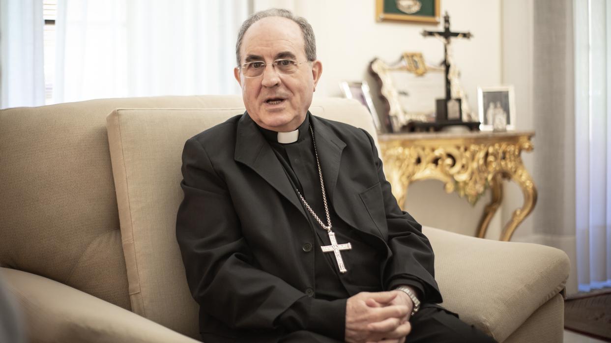Monseñor Asenjo: «El título de hijo adoptivo me honra muchísimo y me ...