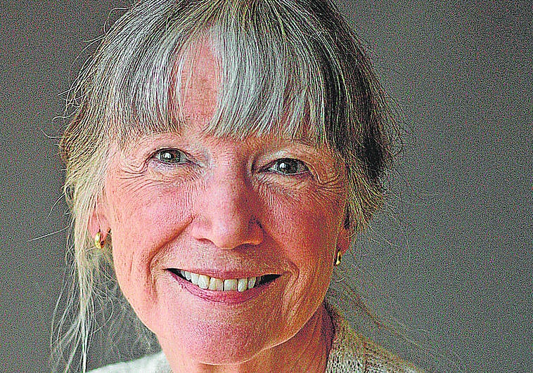 Anne Tyler se siente muy bien en familia