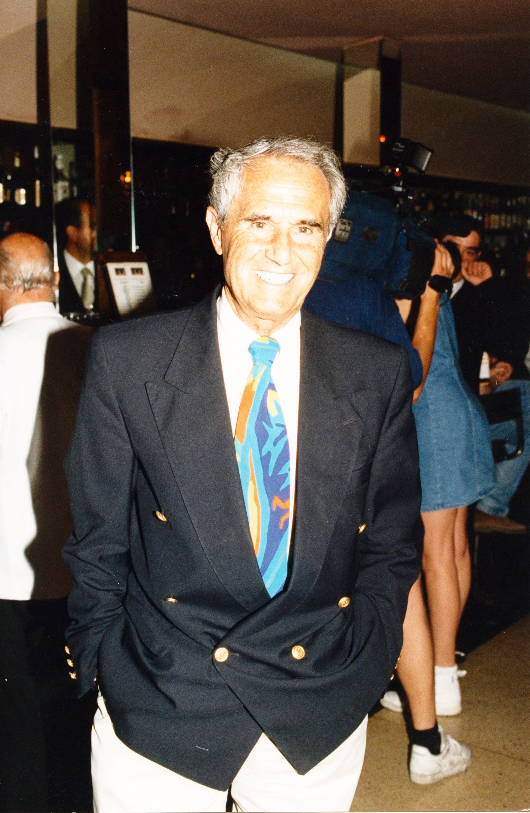 La vida del periodista José María Carrascal, en imágenes