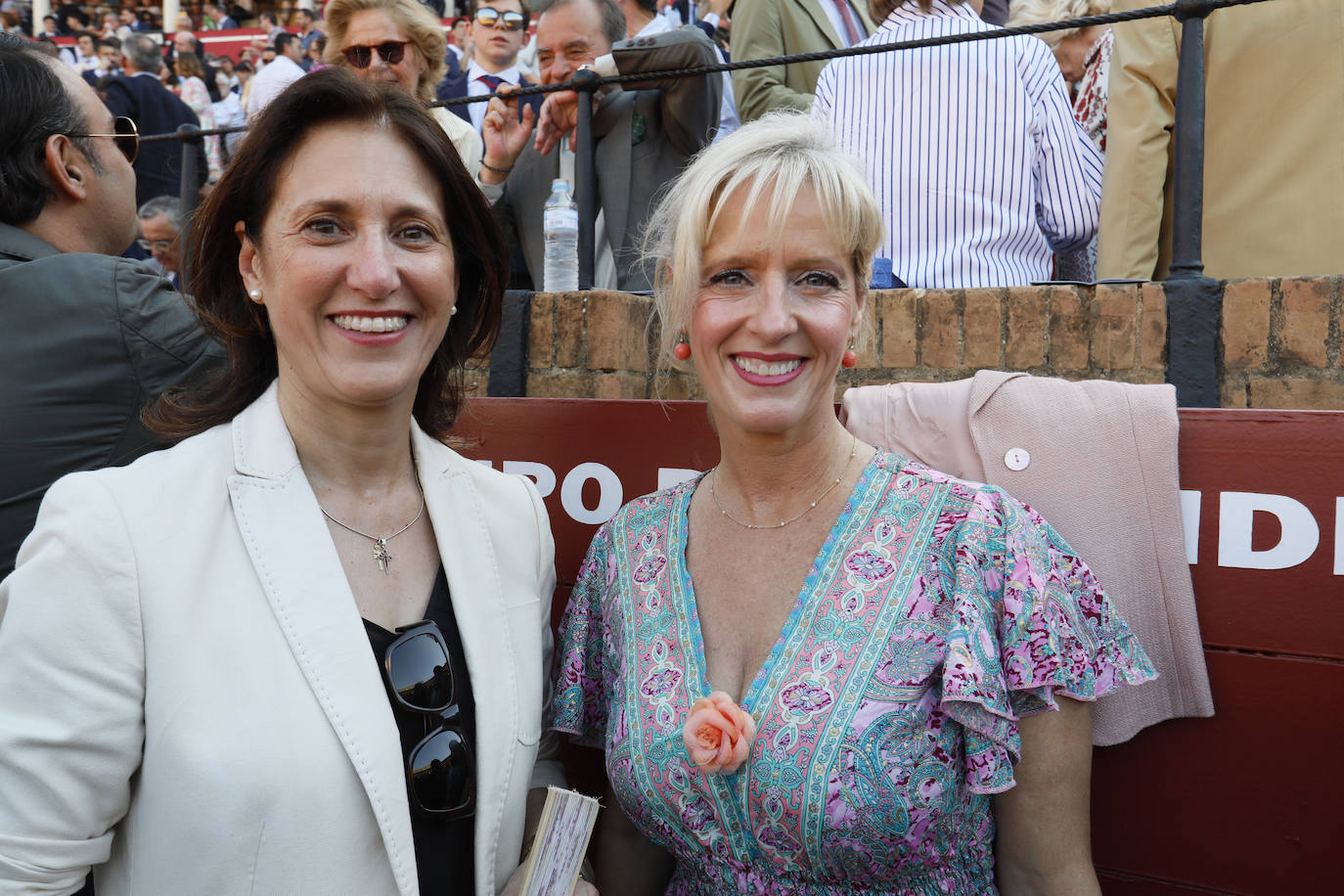 En imágenes, Puerta del Príncipe de la corrida de Morante, Luque y ...