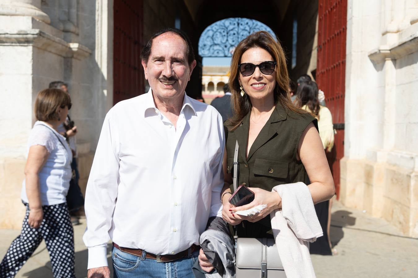 En imágenes, Puerta del Príncipe de la corrida de Morante, Luque y ...