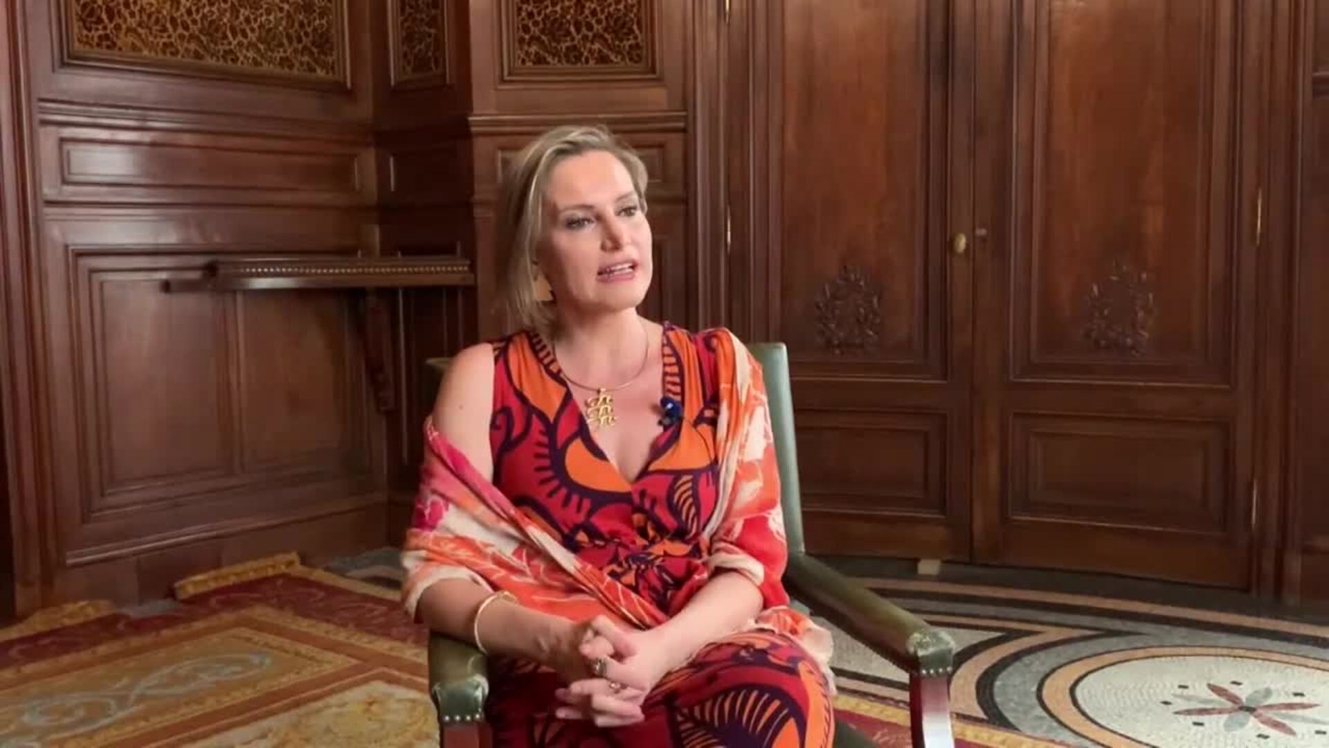 Colombiana Andrea Cote reivindica la poesía de mujeres como "enunciado ...