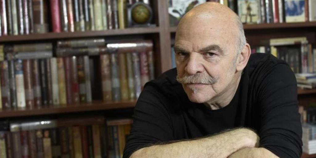 The Argentine journalist and writer Martín Caparrós reveals that he has ...