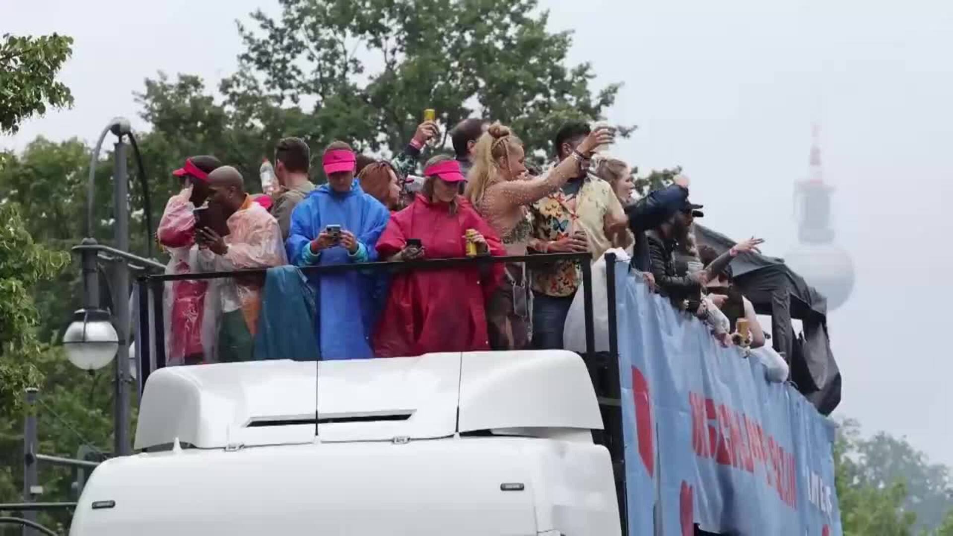 Desfile en Berlín “Rave the Planet” bajo el lema 'Nuestro futuro es ahora'