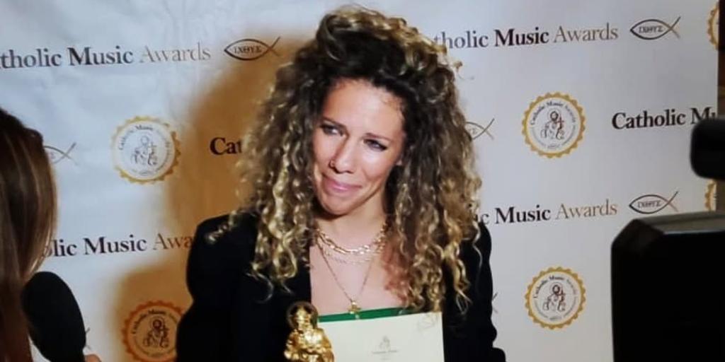 Aisha Ruah, la rapera católica, triunfa en los Grammy del Vaticano