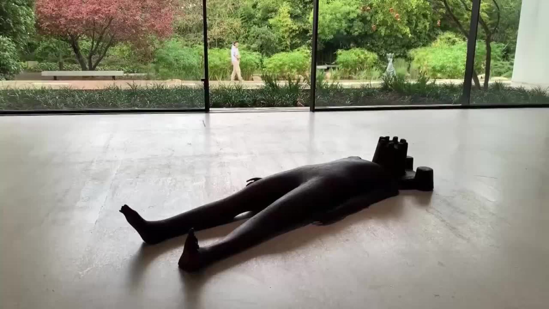 El artista Carlos Bunga presenta en el centro Gulbenkian de Lisboa su nueva exposición ...