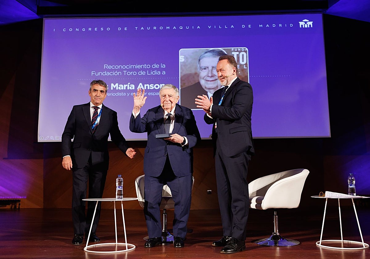 Luis María Anson: «Picasso decía que la tauromaquia es el ballet del ...