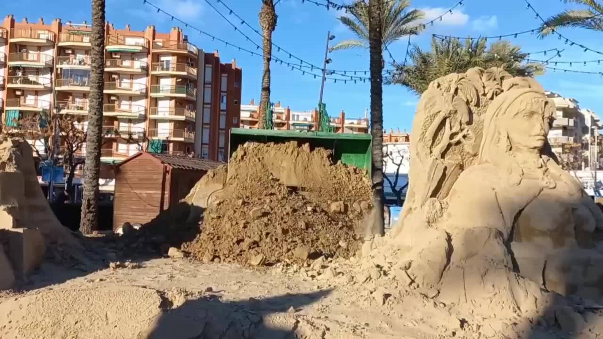 Vila-seca derriba su monumental pesebre de arena, visitado por más de ...