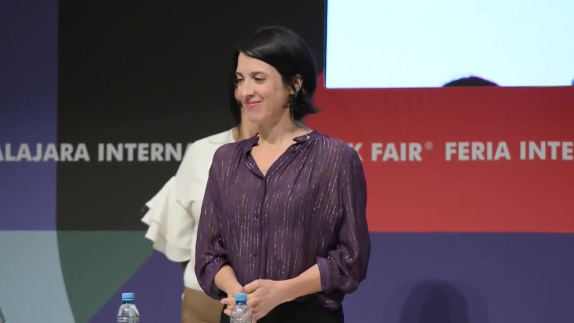 Colombiana María Ospina recibe Premio Sor Juana y llama a proteger a ...