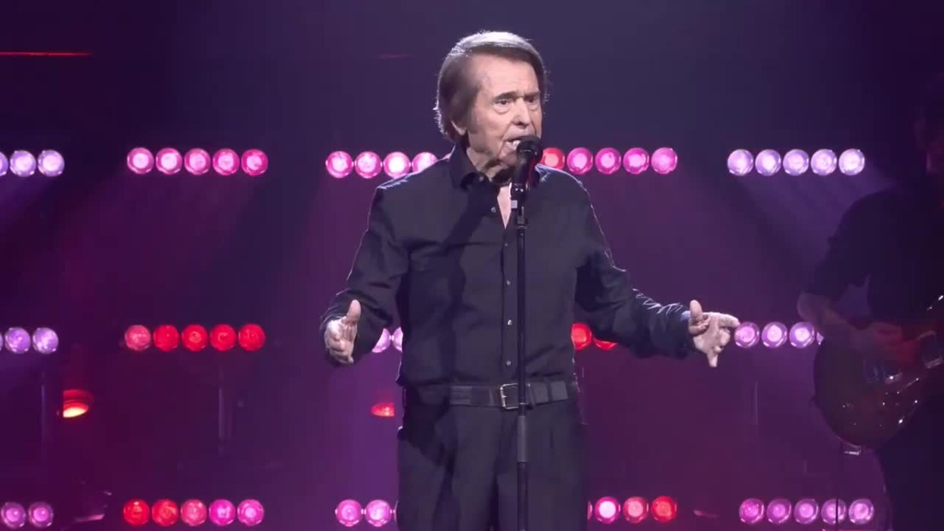 Raphael sigue "siendo aquél" que reina en los escenarios