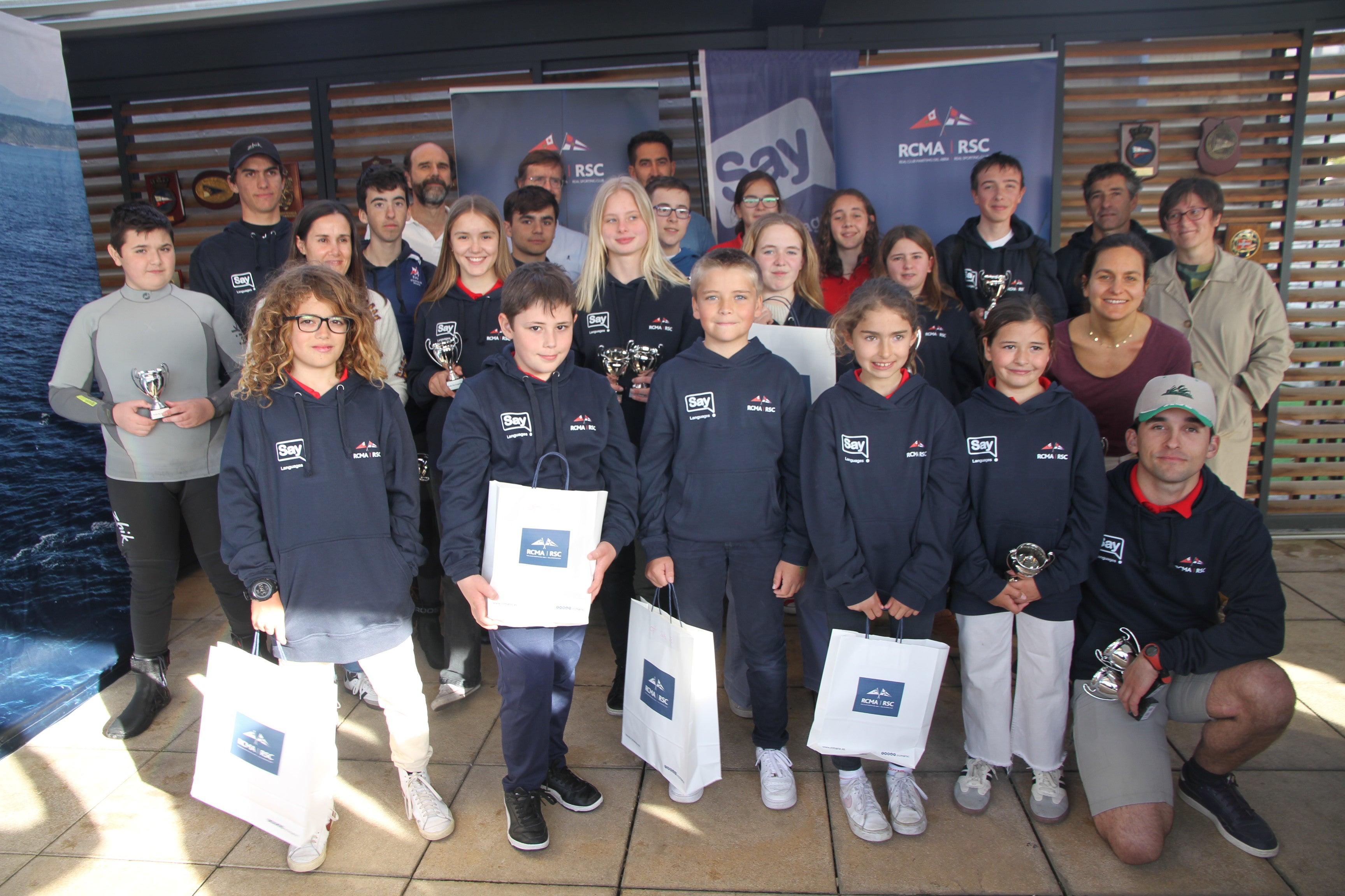 Un viento del noroeste de ocho nudos decidió en el Abra los ganadores ...