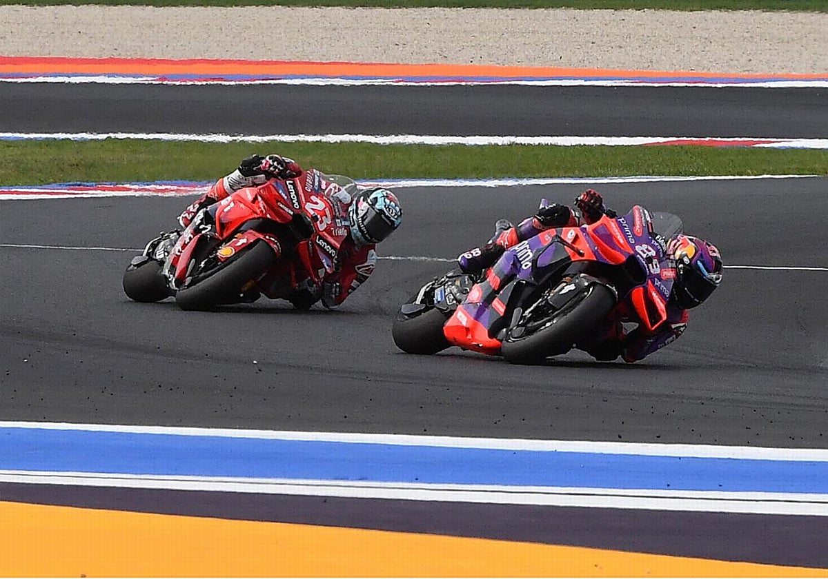 Bastianini le gana la carrera a Jorge Martín en la última vuelta con un ...