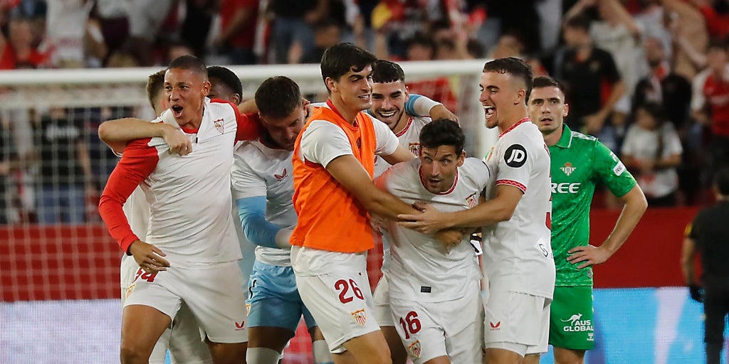 Jesús Navas: «Amo el fútbol y correr por aquí con mi afición»