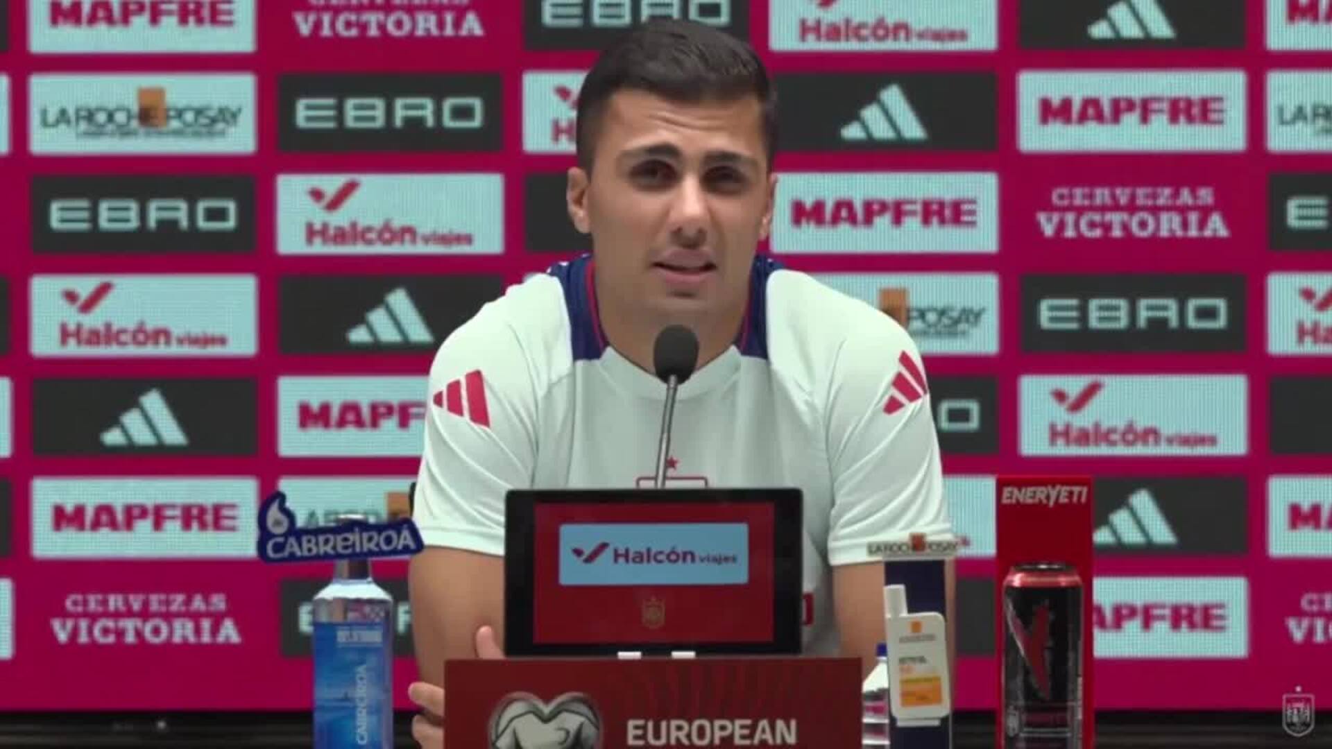 Rodri Hernández: "El Balón de Oro fue un balón de oxígeno para mí"