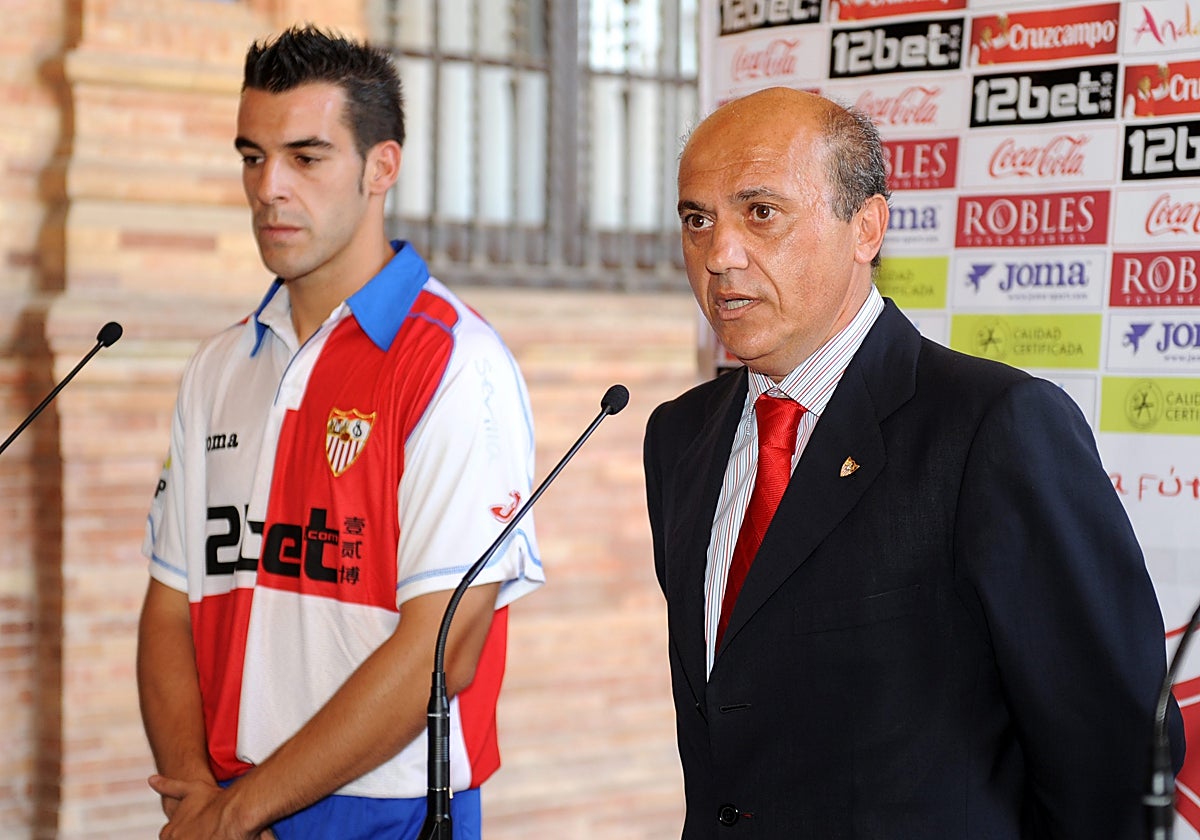 «Estoy esperando a que marques un gol, ¿eh? Te he fichado para algo»