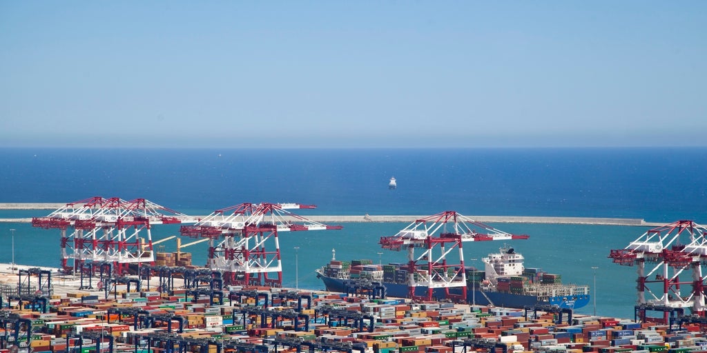 El Port de Barcelona se transformará en un hub de energías renovables