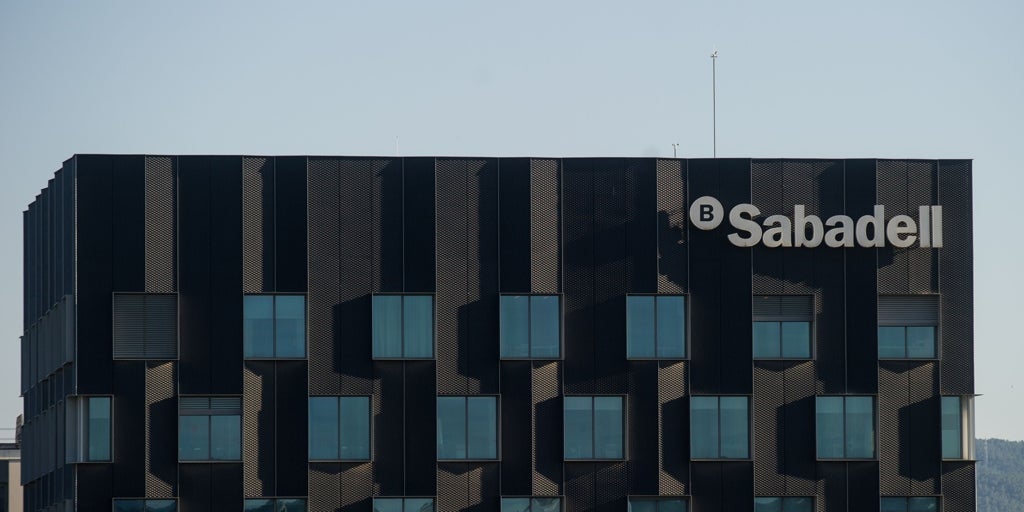 Sabadell lanza una cuenta digital para autónomos que devuelve 120 euros ...