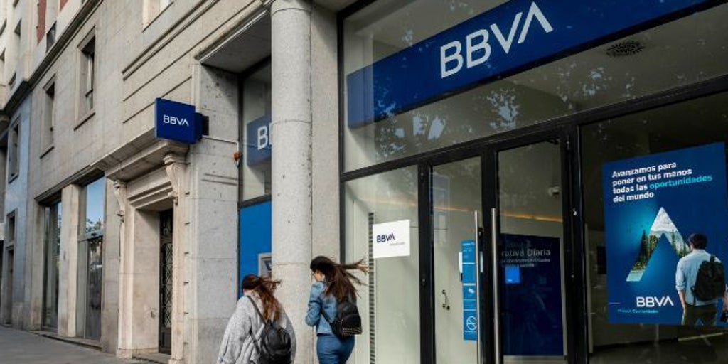 BBVA bonificará a todos sus clientes con 400 euros si cumplen estos ...