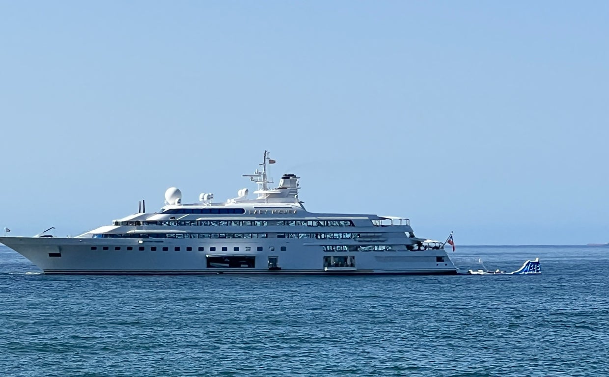 Los yates se quedan fuera de Puerto Banús a la espera de una ampliación ...