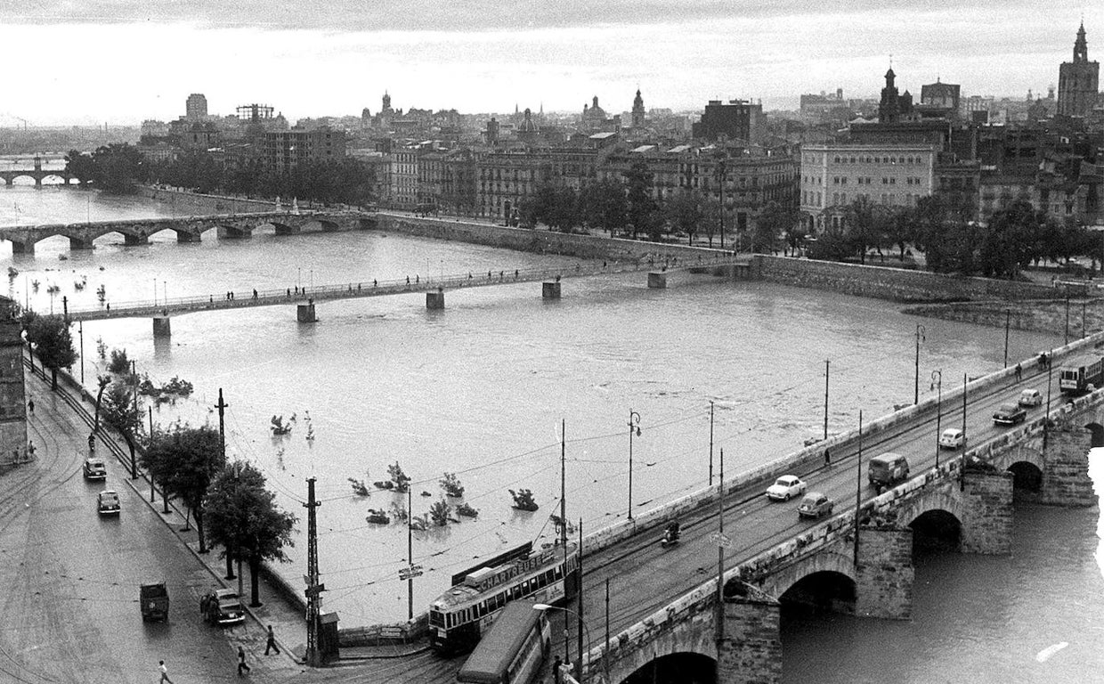 Valencia proyecta un nuevo cauce del Turia a los 65 años de la riada de ...