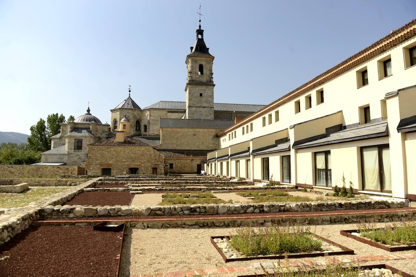 El Paular, en imágenes: de la Casa Real de Trastámara a un hotel de ...