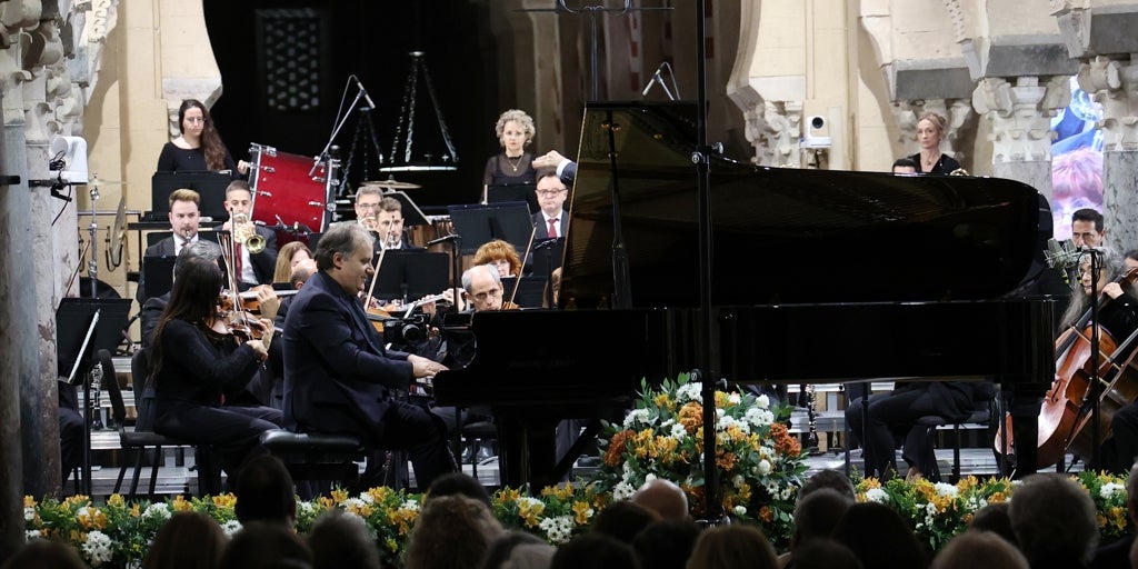El sublime concierto de Josu de Solaun y la Orquesta de Córdoba, en ...