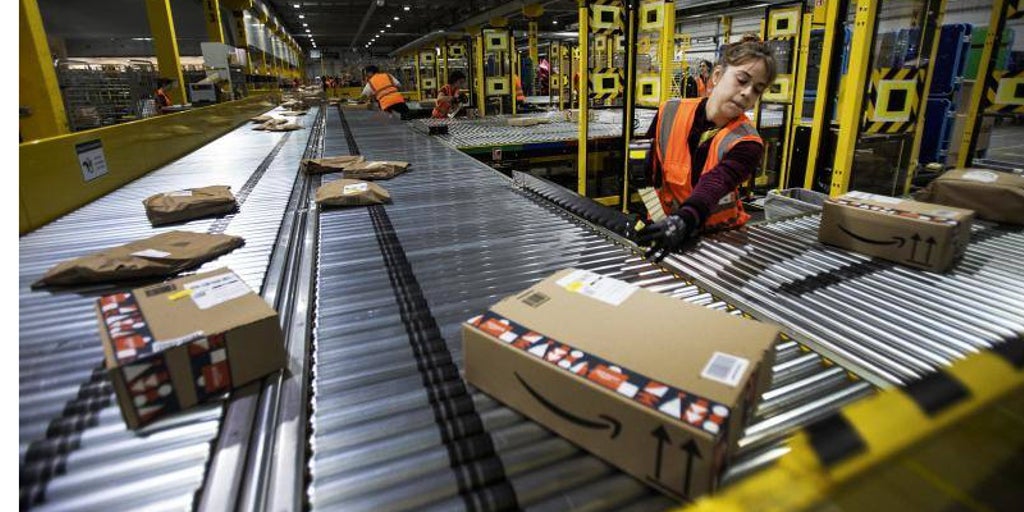 En un almacén de Amazon en Navidad: Turnos de hasta 10 horas y 20.000 ...