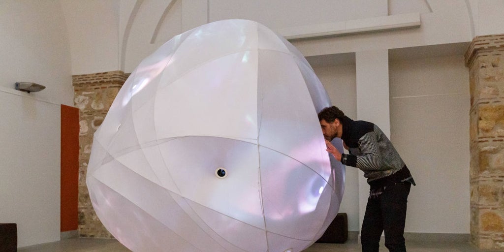 Synesthesia, la esfera multisensorial e interactiva que se expone en ...