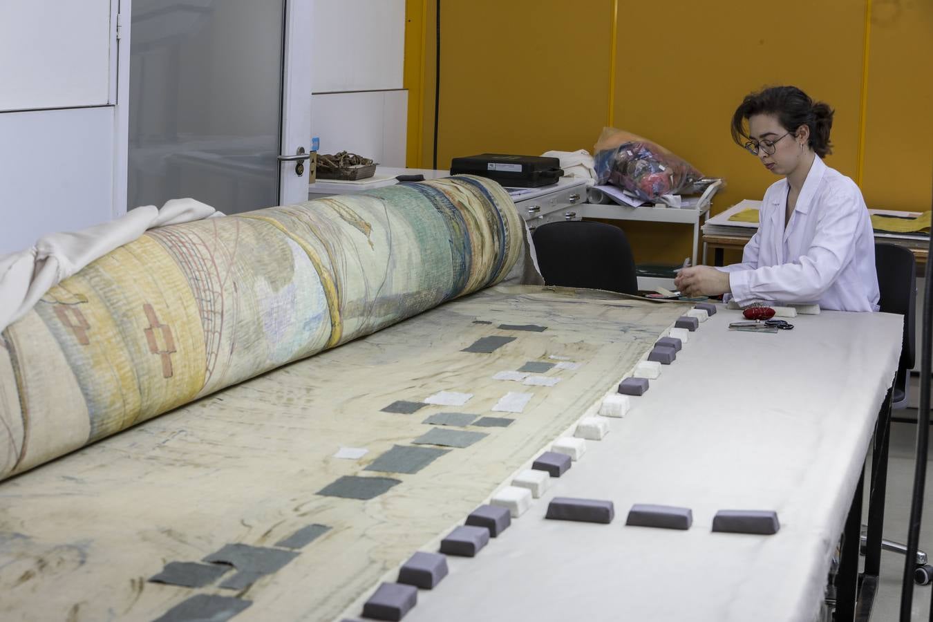 Los trabajo del IAPH para restaurar los tesoros textiles de Andalucía ...