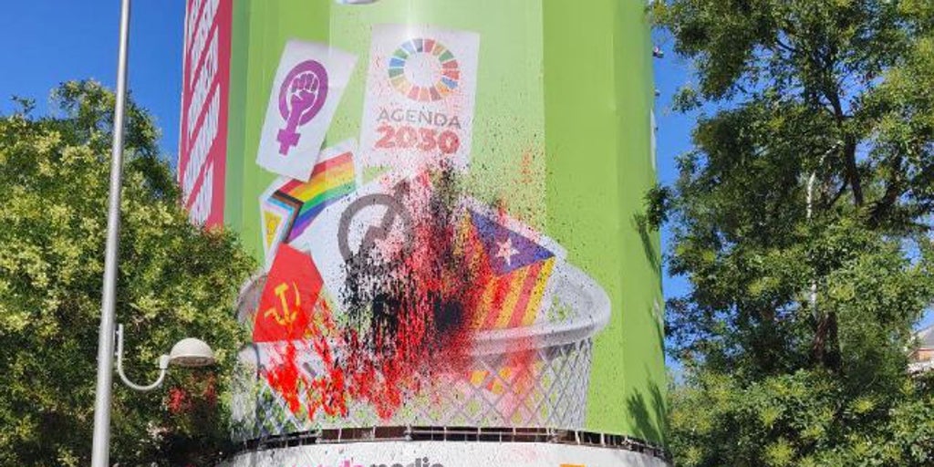 Futuro Vegetal mancha con pintura la lona de Vox en la que tiran a la ...