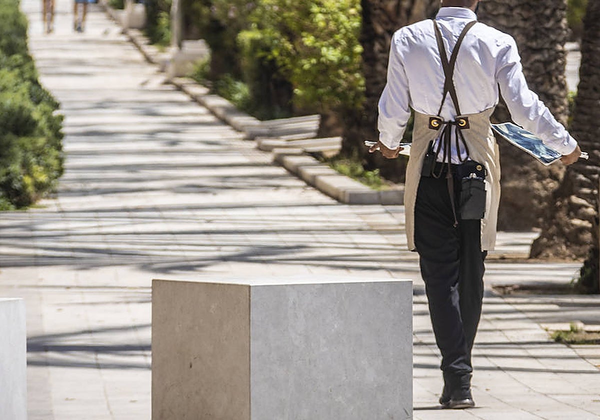 «A mí no se me rechista»: la advertencia de un jefe a camareros con ...
