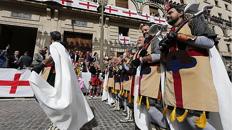 Los Moros y Cristianos de Alcoy deslumbran con más de 15.000 ...
