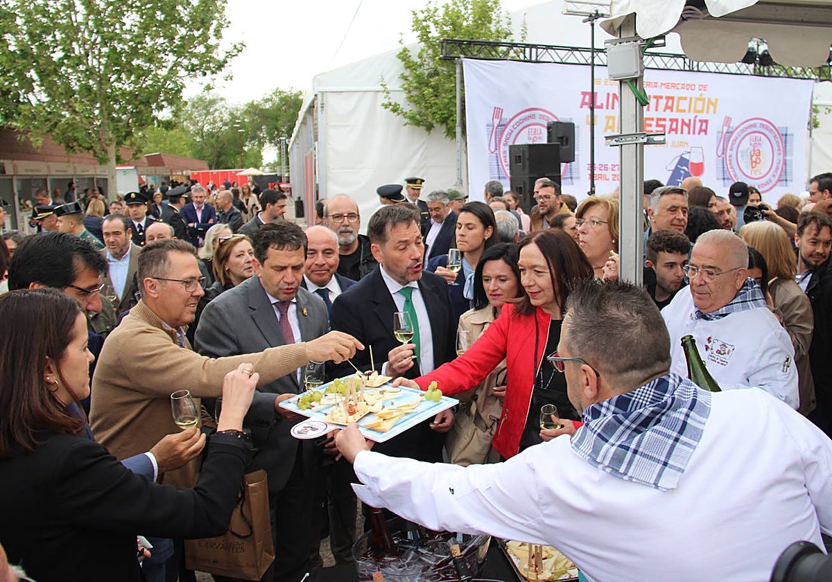 Abre sus puertas la Feria de los Sabores de Alcázar de San Juan: «Un punto de encuentro para ...