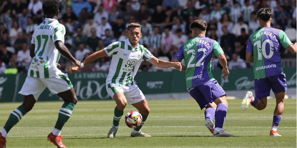 Isma Ruiz o Álex Sala, la eterna duda en el Córdoba CF esta temporada
