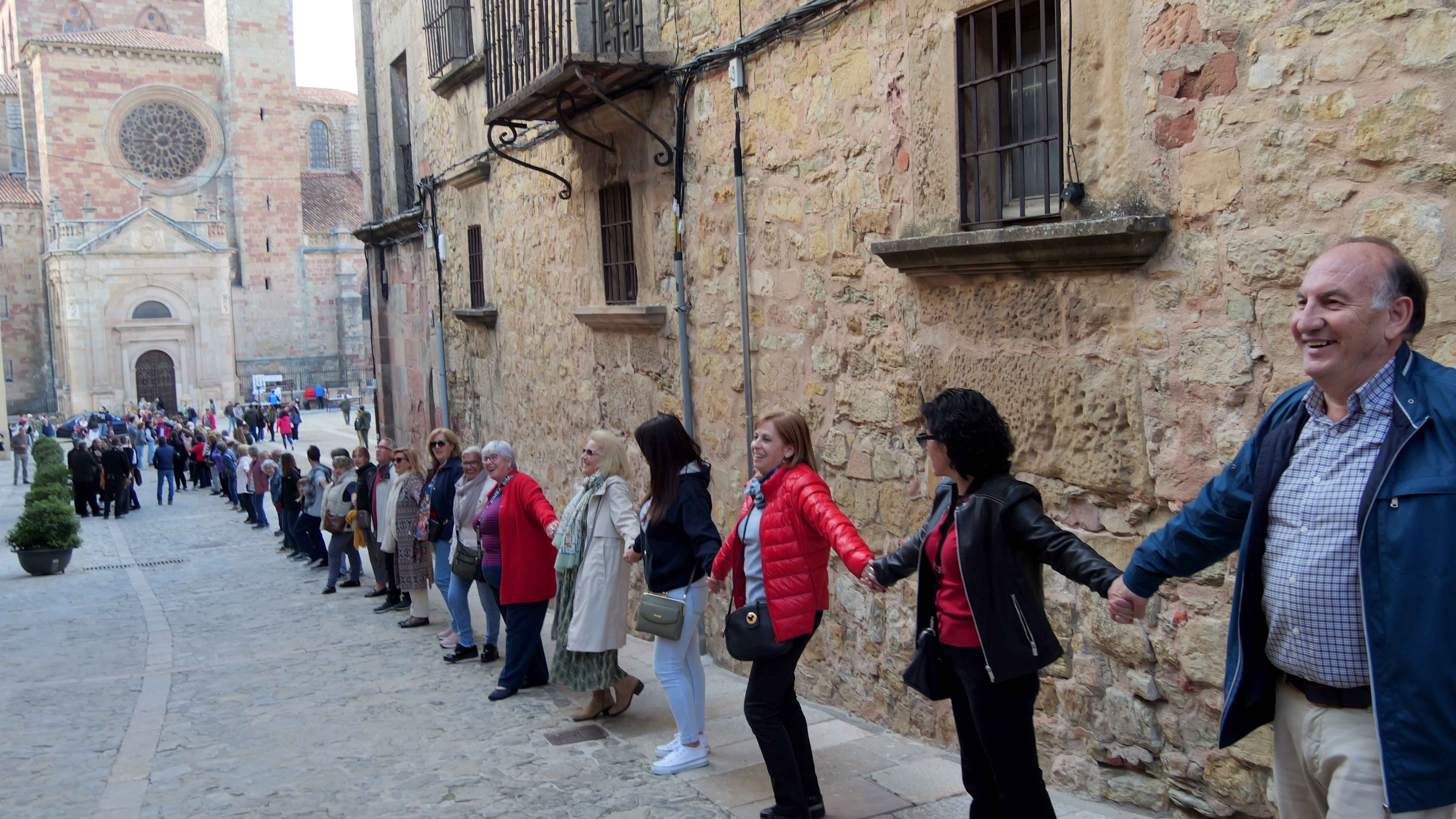 Sigüenza abraza a su catedral y a la iglesia de San Vicente