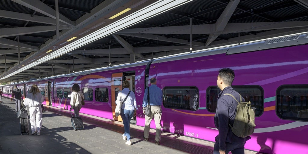 Renfe estrena los S-106 con un incremento de más de 10.000 plazas en ...