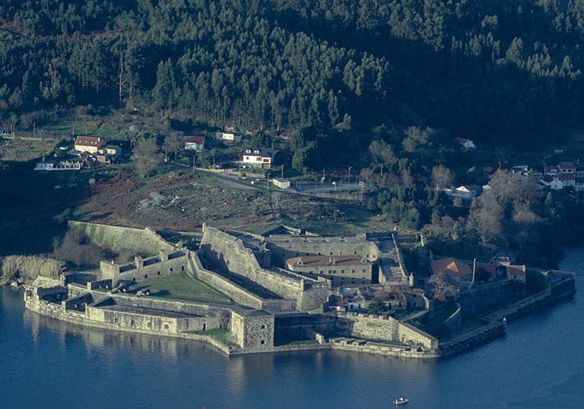 Este es el castillo militar de Galicia que fue clave para evitar la ...