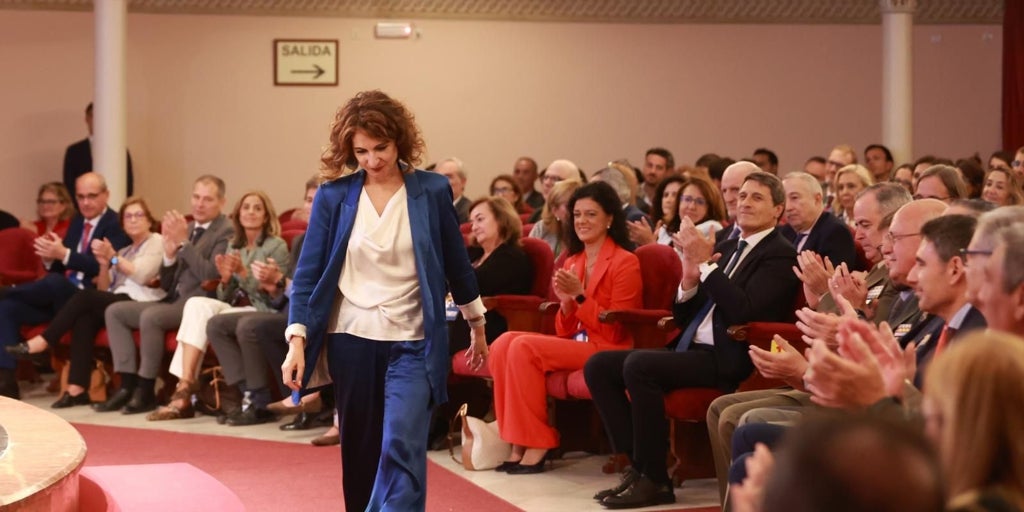 La ministra María Jesús Montero arremete contra la gestión andaluza ...