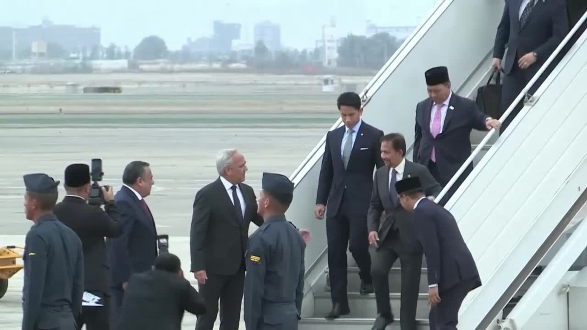 El sultán de Brunei llega a Perú en visita de Estado y para asistir a ...
