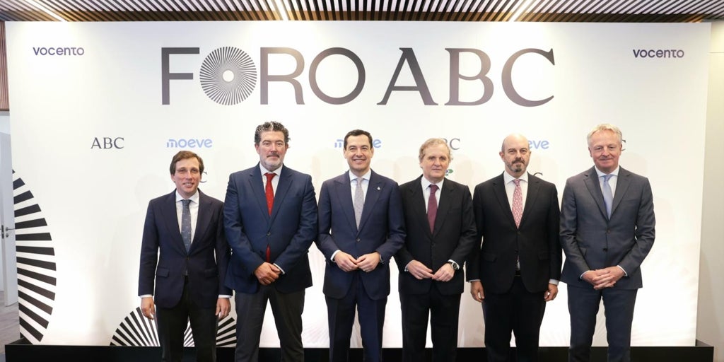 El Foro ABC con Juanma Moreno, en imágenes