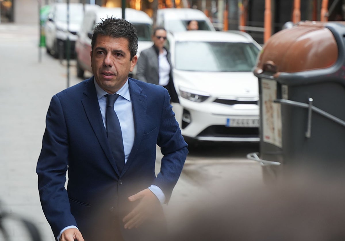 Mazón sostiene que habla «bastante a menudo» con Feijóo sobre la ...
